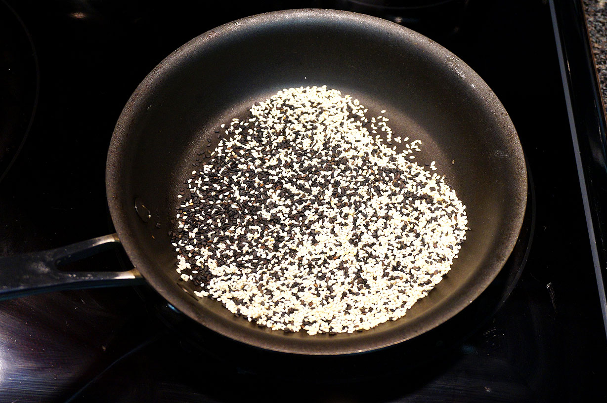 Furikake Rice Seasoning – Bonito Furikake (Katsuo Fumi Furikake ...